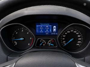 Zils Ford Focus 2013 Viļņa, ar dzinēja tilpumu 2.00 L un nobraukumu 248 tūkst. km par 4400 €, foto 19 vietnē AUTOMOTO.COM.LV