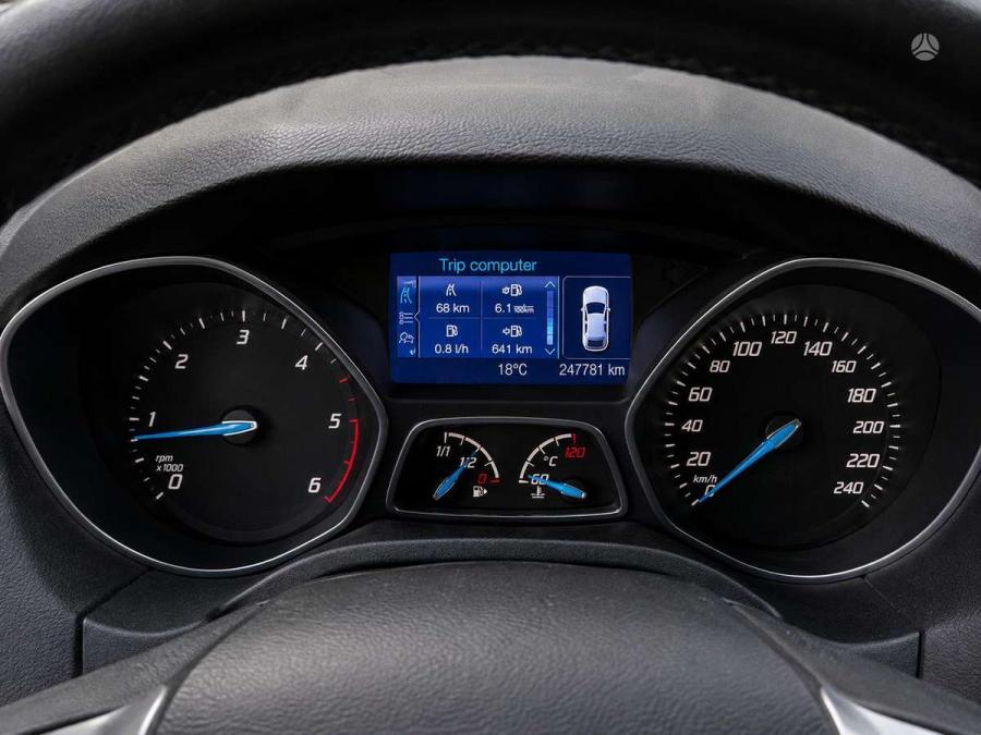 Zils Ford Focus 2013 Viļņa, ar dzinēja tilpumu 2.00 L un nobraukumu 248 tūkst. km par 4400 €, foto 19 vietnē AUTOMOTO.COM.LV