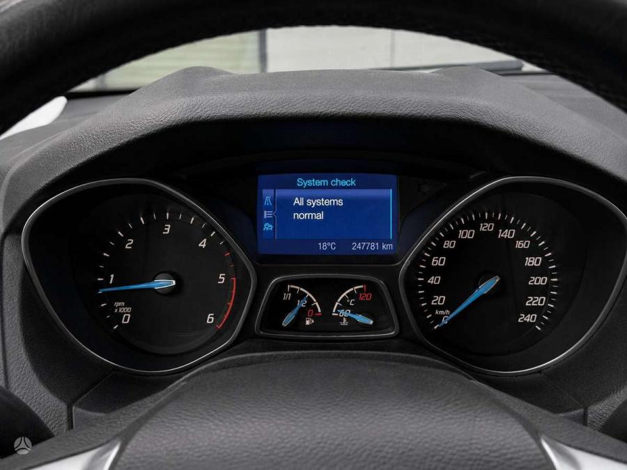 Zils Ford Focus 2013 Viļņa, ar dzinēja tilpumu 2.00 L un nobraukumu 248 tūkst. km par 4400 €, foto 20 vietnē AUTOMOTO.COM.LV