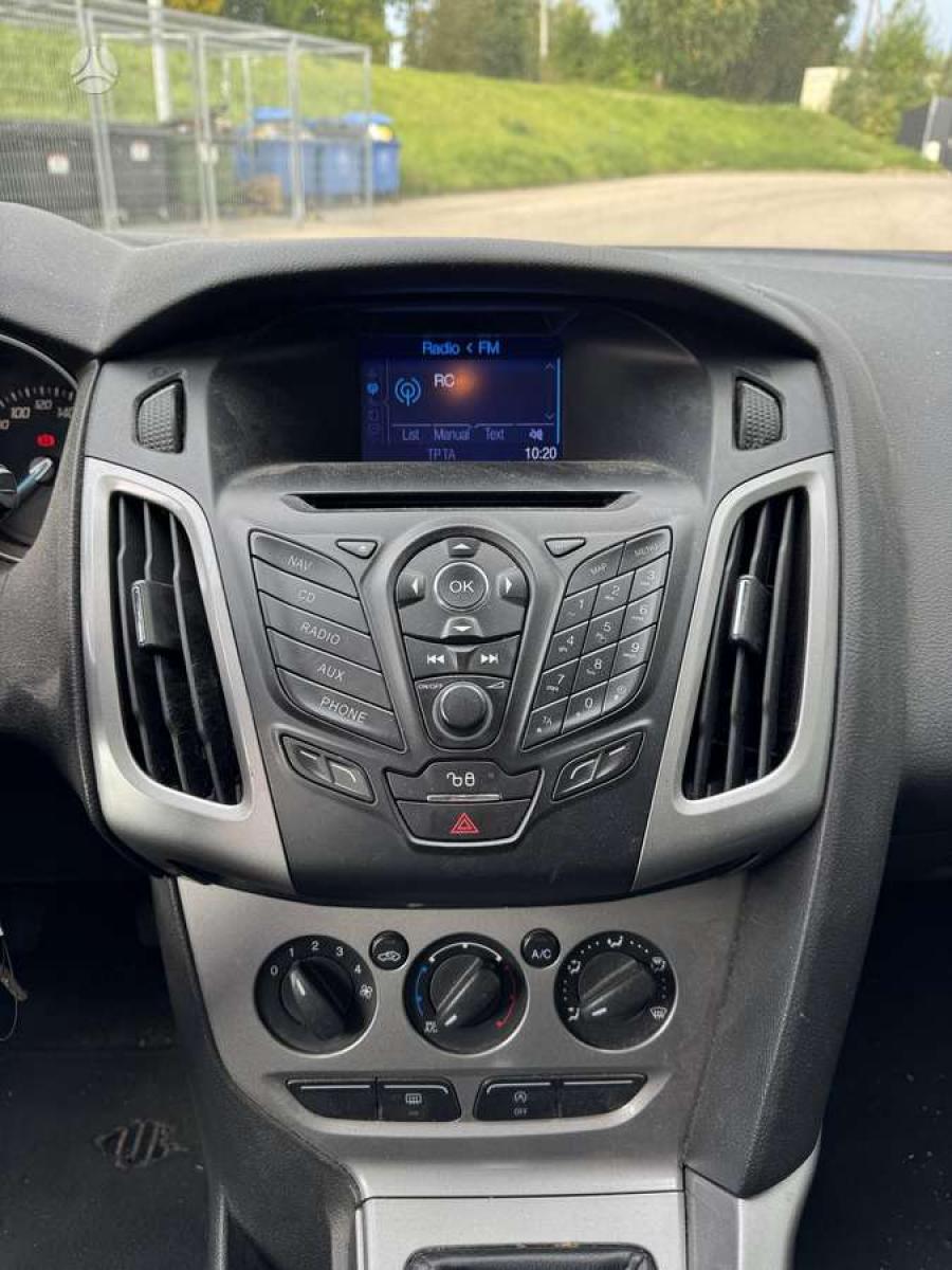 Blue Ford Focus 2013 in Alytus, with an engine capacity of 1.60 L and mileage of 244 thousand km for 2750 €, photo 13 on AUTOMOTO.COM.LV