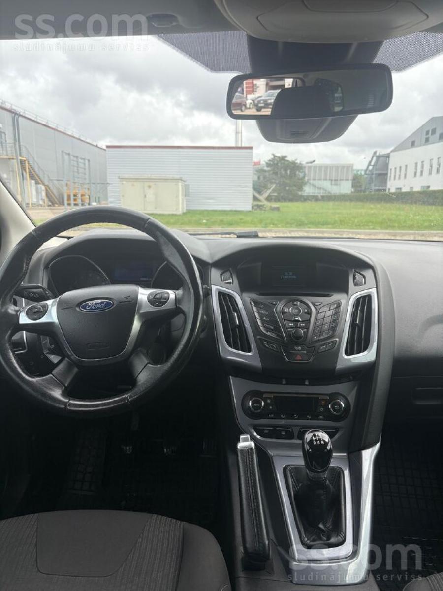 Zils Ford Focus 2013 Rīga, ar dzinēja tilpumu 1.00 L un nobraukumu 296 tūkst. km par 3175 €, foto 7 vietnē AUTOMOTO.COM.LV