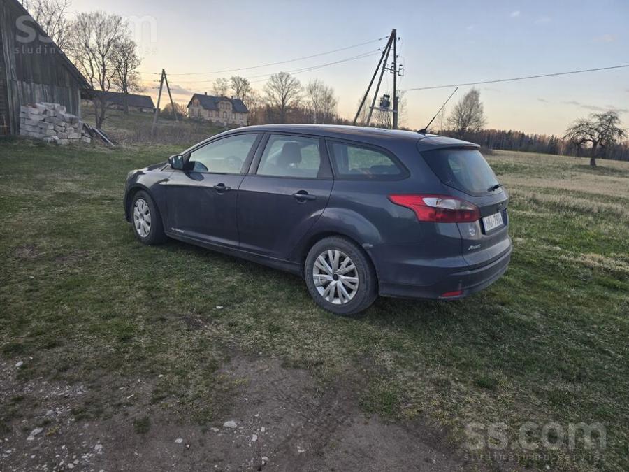 Blue Ford Focus 2014 in Cesis, with an engine capacity of 1.60 L and mileage of 465 thousand km for 1500 €, photo 1 on AUTOMOTO.COM.LV