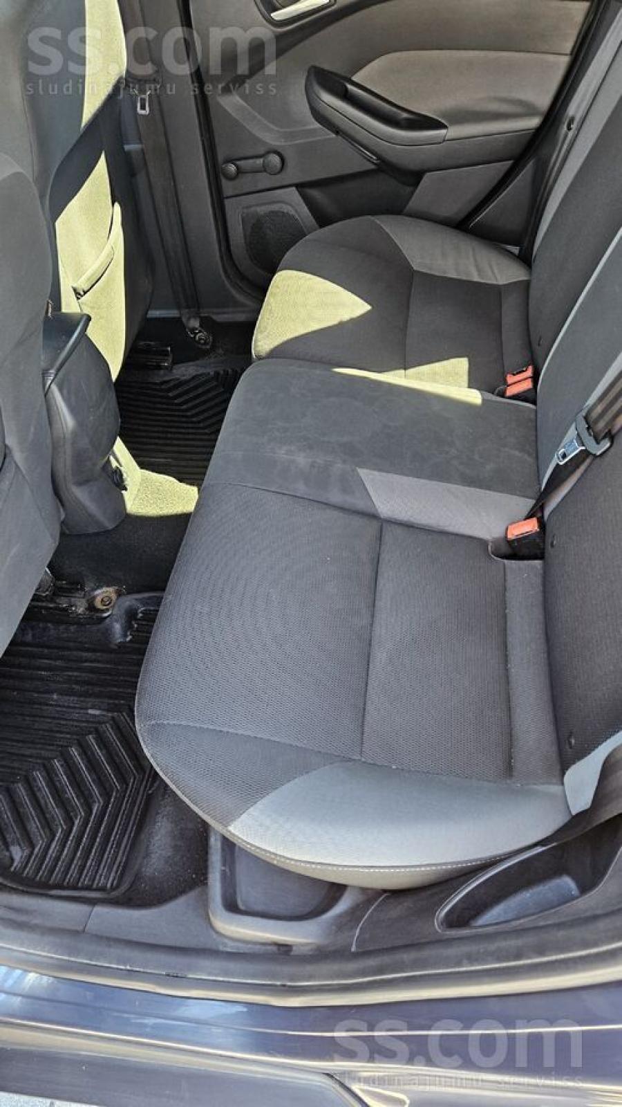 Zils Ford Focus 2014 Rīga, ar dzinēja tilpumu 1.60 L un nobraukumu 515 tūkst. km par 2300 €, foto 11 vietnē AUTOMOTO.COM.LV