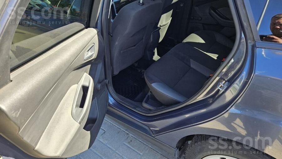 Zils Ford Focus 2014 Rīga, ar dzinēja tilpumu 1.60 L un nobraukumu 515 tūkst. km par 2300 €, foto 12 vietnē AUTOMOTO.COM.LV
