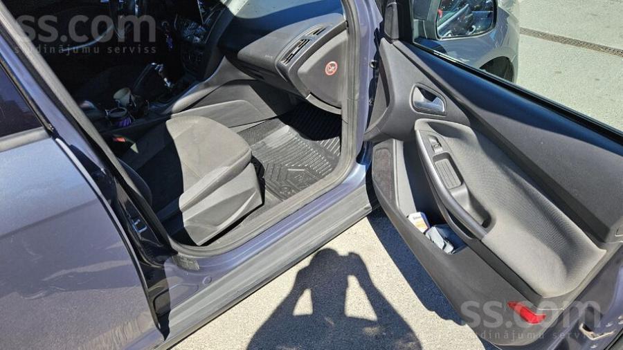 Zils Ford Focus 2014 Rīga, ar dzinēja tilpumu 1.60 L un nobraukumu 515 tūkst. km par 2300 €, foto 13 vietnē AUTOMOTO.COM.LV