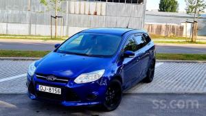 Zils Ford Focus 2014 Cēsis, ar dzinēja tilpumu 1.60 L un nobraukumu 300 tūkst. km par 4200 €, foto  vietnē AUTOMOTO.COM.LV