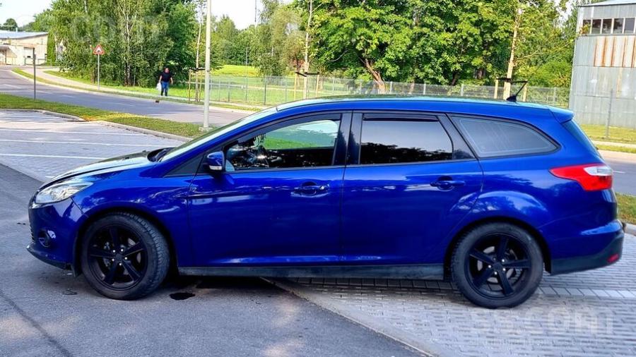 Blue Ford Focus 2014 in Cesis, with an engine capacity of 1.60 L and mileage of 300 thousand km for 4200 €, photo 12 on AUTOMOTO.COM.LV