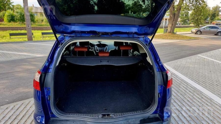 Blue Ford Focus 2014 in Cesis, with an engine capacity of 1.60 L and mileage of 300 thousand km for 4200 €, photo 15 on AUTOMOTO.COM.LV