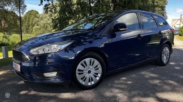 Zils Ford Focus 2015 Utena, ar dzinēja tilpumu 1.00 L un nobraukumu 260 tūkst. km par 3750 €, foto 4 vietnē AUTOMOTO.COM.LV
