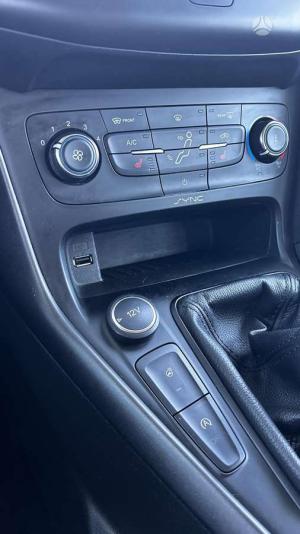 Blue Ford Focus 2015 in Utena, with an engine capacity of 1.00 L and mileage of 260 thousand km for 3750 €, photo 25 on AUTOMOTO.COM.LV