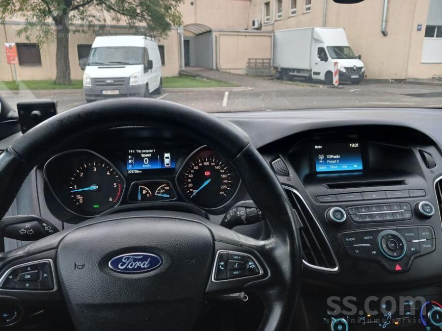 Blue Ford Focus 2015 in Riga, with an engine capacity of 1.60 L and mileage of 280 thousand km for 3700 €, photo 3 on AUTOMOTO.COM.LV
