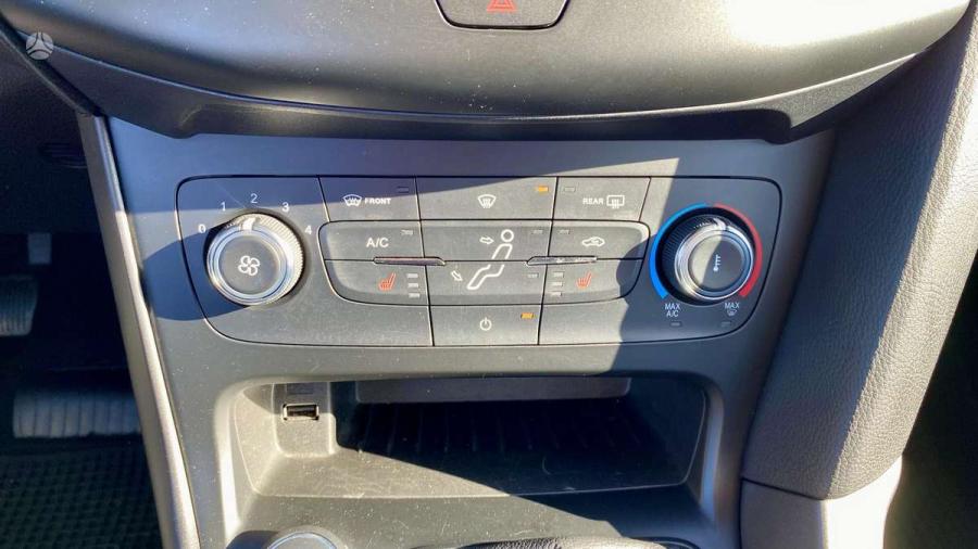 Zils Ford Focus 2016 Marijampole, ar dzinēja tilpumu 1.00 L un nobraukumu 85 tūkst. km par 5300 €, foto 15 vietnē AUTOMOTO.COM.LV