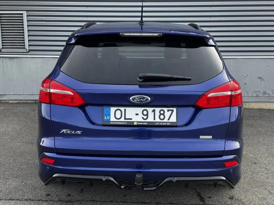 Blue Ford Focus 2017 in Riga, with an engine capacity of 1.00 L and mileage of 156 thousand km for 7900 €, photo 5 on AUTOMOTO.COM.LV
