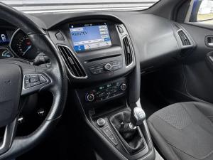 Blue Ford Focus 2017 in Riga, with an engine capacity of 1.00 L and mileage of 156 thousand km for 7900 €, photo 18 on AUTOMOTO.COM.LV