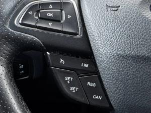 Blue Ford Focus 2017 in Riga, with an engine capacity of 1.00 L and mileage of 156 thousand km for 7900 €, photo 25 on AUTOMOTO.COM.LV