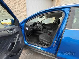 Blue Ford Focus 2019 in Paide, with an engine capacity of 1.50 L and mileage of 278 thousand km for 8900 €, photo 15 on AUTOMOTO.COM.LV