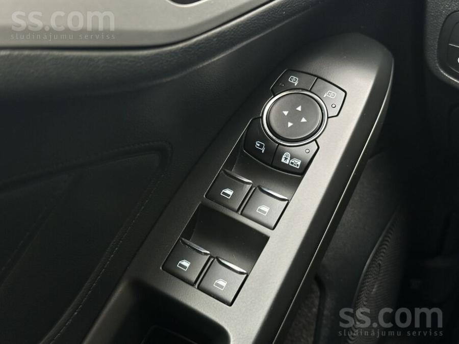 Blue Ford Focus 2019 in Tukums, with an engine capacity of 2.00 L and mileage of 218 thousand km for 8790 €, photo 25 on AUTOMOTO.COM.LV