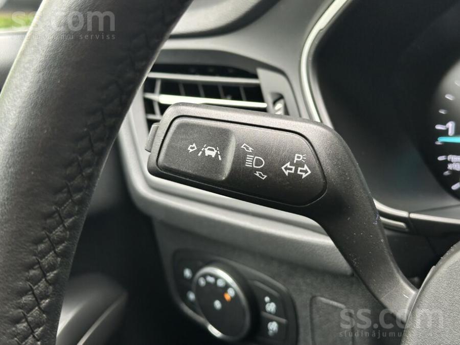Blue Ford Focus 2019 in Tukums, with an engine capacity of 2.00 L and mileage of 218 thousand km for 8790 €, photo 26 on AUTOMOTO.COM.LV