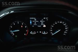 Blue Ford Focus 2019 in Riga, with an engine capacity of 1.50 L and mileage of 122 thousand km for 12990 €, photo 7 on AUTOMOTO.COM.LV