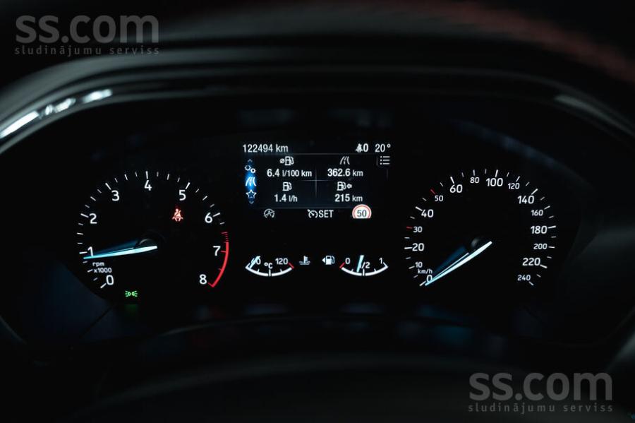 Blue Ford Focus 2019 in Riga, with an engine capacity of 1.50 L and mileage of 122 thousand km for 12990 €, photo 7 on AUTOMOTO.COM.LV