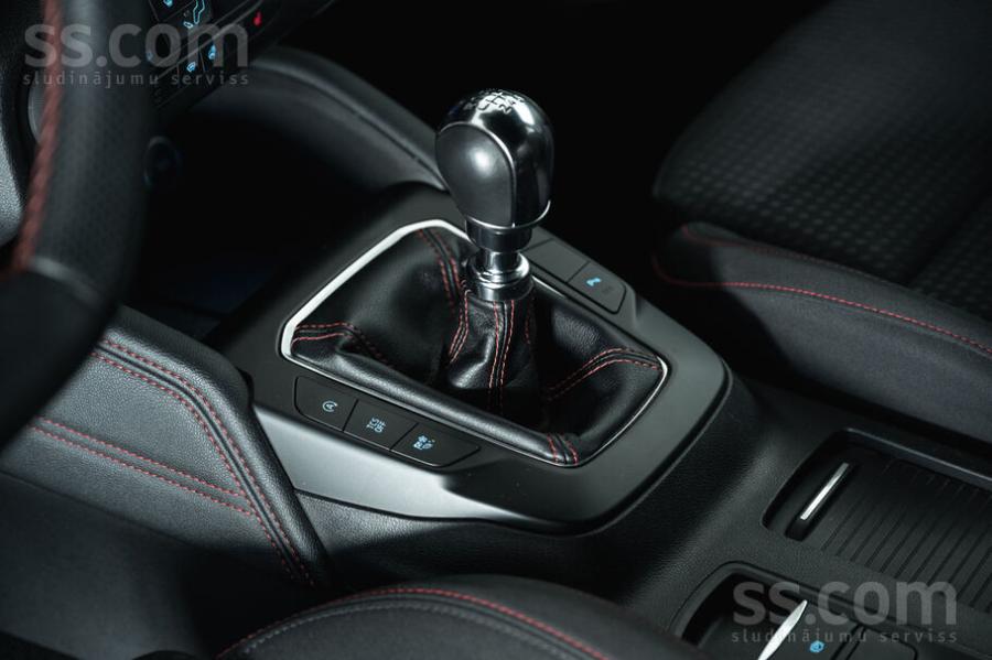 Blue Ford Focus 2019 in Riga, with an engine capacity of 1.50 L and mileage of 122 thousand km for 12990 €, photo 10 on AUTOMOTO.COM.LV