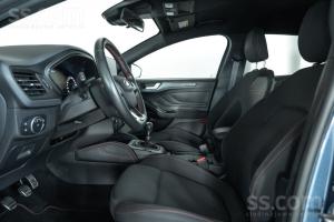 Blue Ford Focus 2019 in Riga, with an engine capacity of 1.50 L and mileage of 122 thousand km for 12990 €, photo 11 on AUTOMOTO.COM.LV