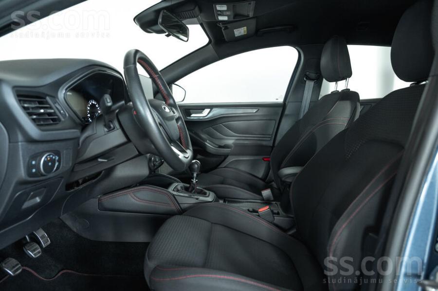 Blue Ford Focus 2019 in Riga, with an engine capacity of 1.50 L and mileage of 122 thousand km for 12990 €, photo 11 on AUTOMOTO.COM.LV