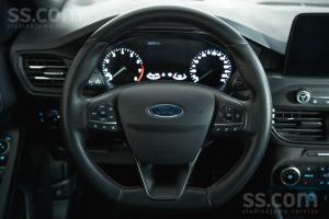 Blue Ford Focus 2019 in Riga, with an engine capacity of 1.50 L and mileage of 122 thousand km for 12990 €, photo 12 on AUTOMOTO.COM.LV