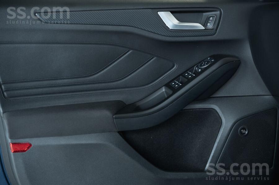 Blue Ford Focus 2019 in Riga, with an engine capacity of 1.50 L and mileage of 122 thousand km for 12990 €, photo 14 on AUTOMOTO.COM.LV