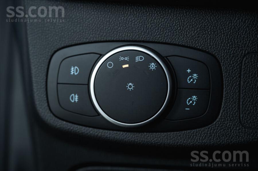 Blue Ford Focus 2019 in Riga, with an engine capacity of 1.50 L and mileage of 122 thousand km for 12990 €, photo 15 on AUTOMOTO.COM.LV