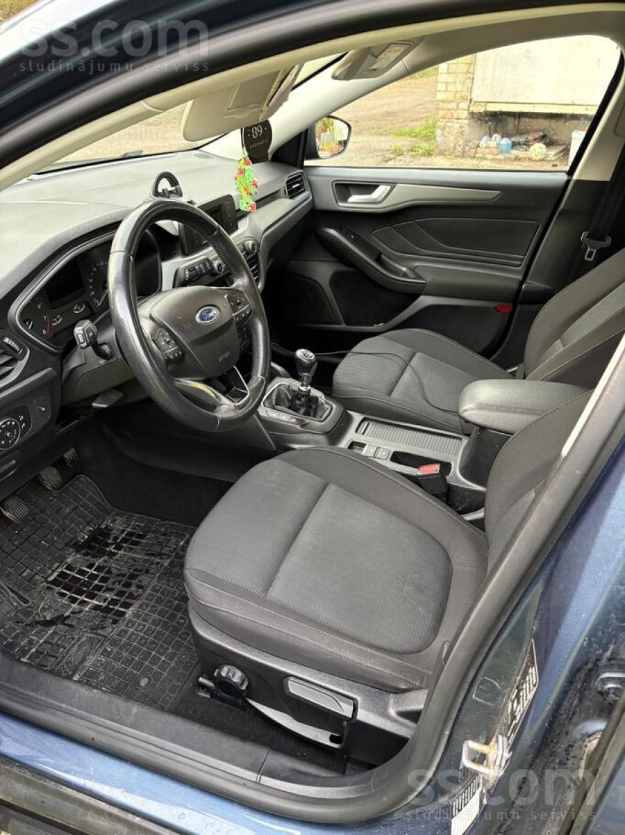 Zils Ford Focus 2019 Rīga, ar dzinēja tilpumu 1.00 L un nobraukumu 170 tūkst. km par 8490 €, foto 8 vietnē AUTOMOTO.COM.LV