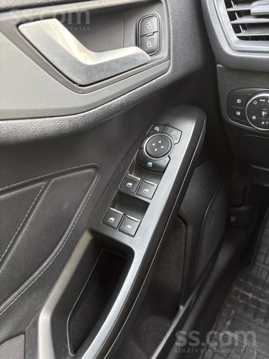 Zils Ford Focus 2019 Rīga, ar dzinēja tilpumu 1.00 L un nobraukumu 170 tūkst. km par 8490 €, foto 12 vietnē AUTOMOTO.COM.LV