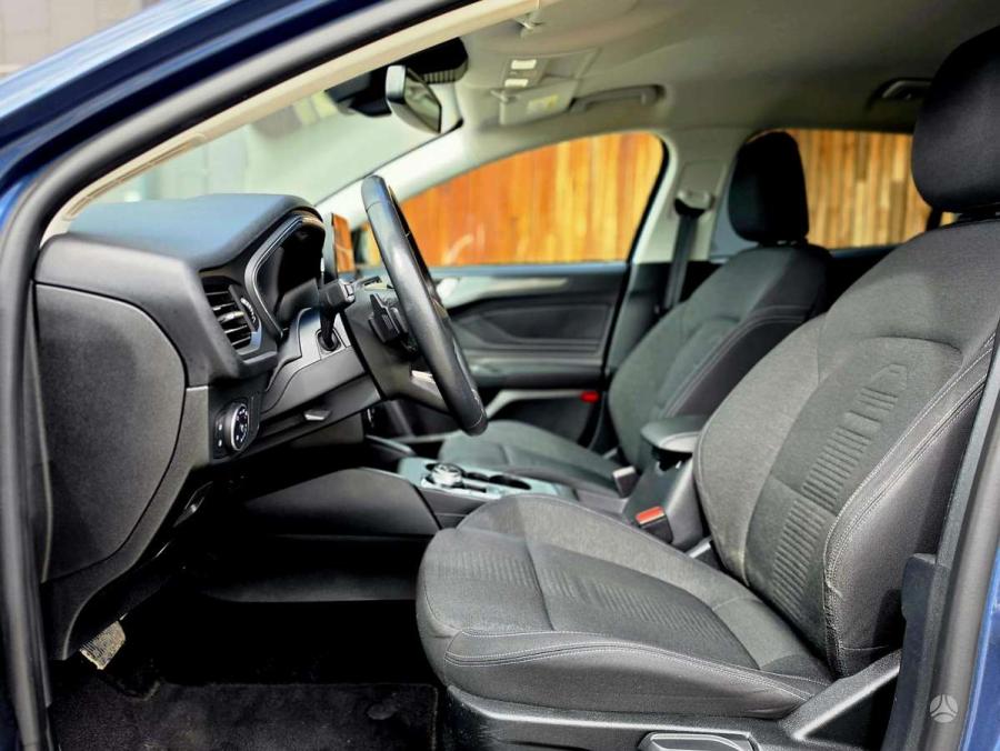 Blue Ford Focus 2020 in Taurage, with an engine capacity of 1.50 L and mileage of 205 thousand km for 7700 €, photo 20 on AUTOMOTO.COM.LV
