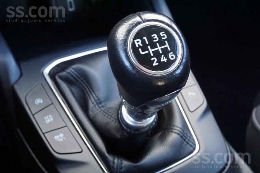 Blue Ford Focus 2020 in Riga, with an engine capacity of 1.50 L and mileage of 140 thousand km for 8900 €, photo 31 on AUTOMOTO.COM.LV