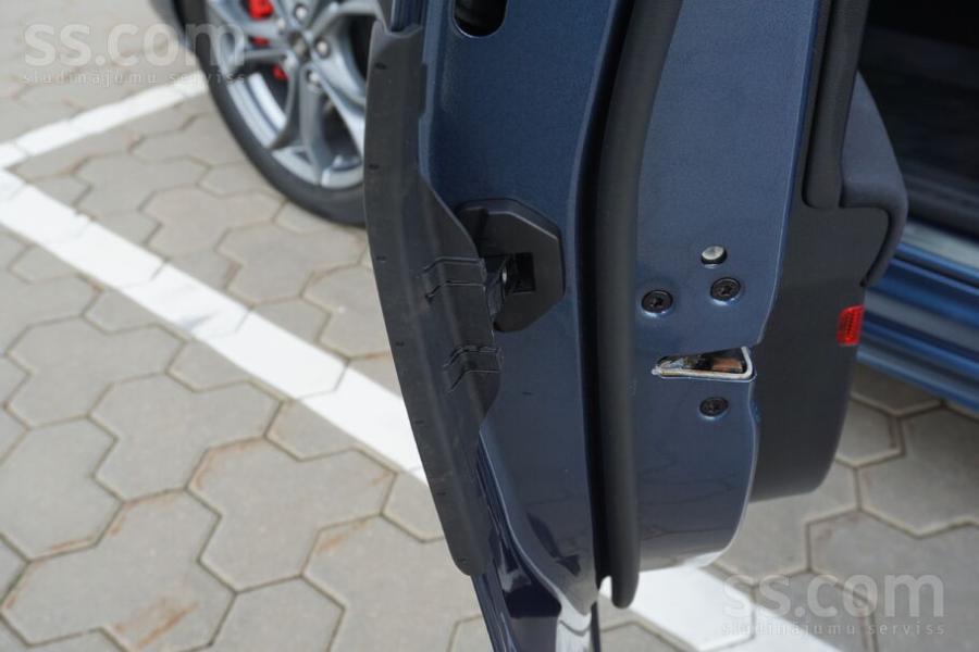 Blue Ford Focus 2021 in Riga, with an engine capacity of 2.00 L and mileage of 191 thousand km for 10700 €, photo 16 on AUTOMOTO.COM.LV