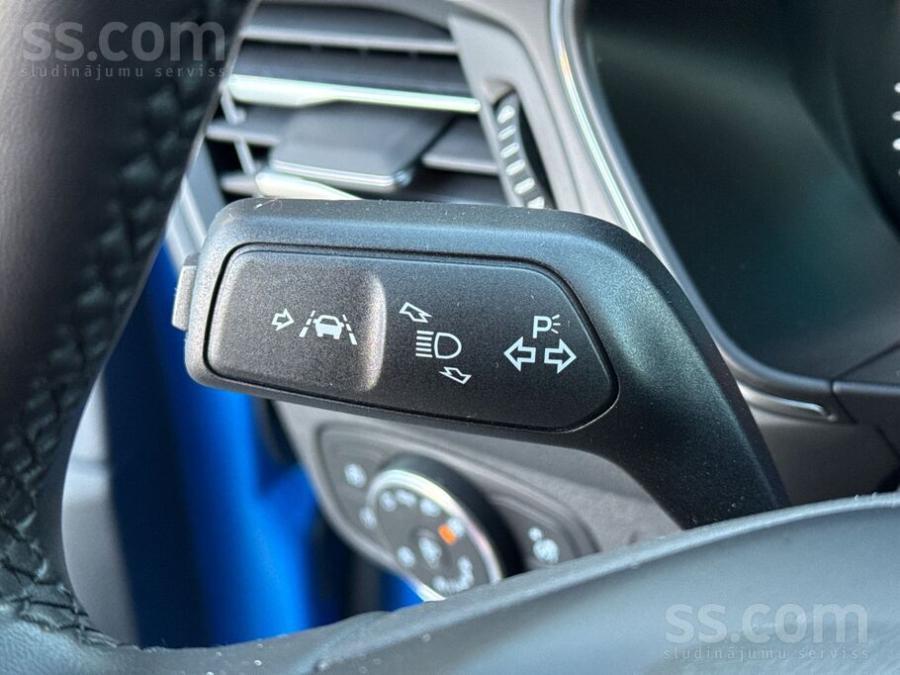 Zils Ford Focus 2022 Rīga, ar dzinēja tilpumu 1.00 L un nobraukumu 59 tūkst. km par 16990 €, foto 26 vietnē AUTOMOTO.COM.LV