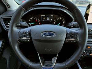 Blue Ford Focus 2022 in Kaunas, with an engine capacity of 1.00 L and mileage of 192 thousand km for 9300 €, photo 8 on AUTOMOTO.COM.LV