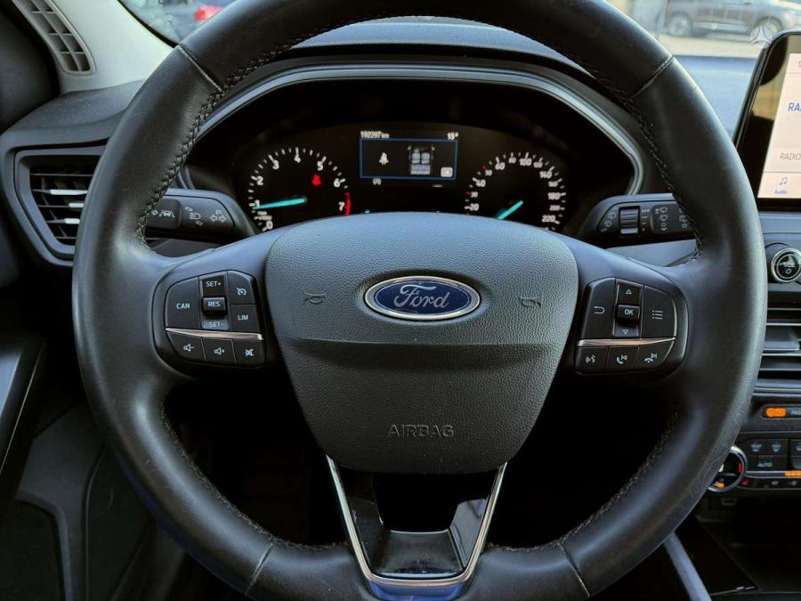 Blue Ford Focus 2022 in Kaunas, with an engine capacity of 1.00 L and mileage of 192 thousand km for 9300 €, photo 8 on AUTOMOTO.COM.LV
