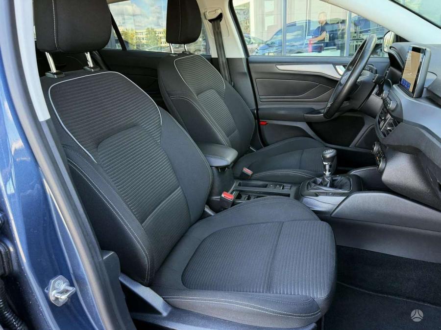Blue Ford Focus 2022 in Kaunas, with an engine capacity of 1.00 L and mileage of 192 thousand km for 9300 €, photo 12 on AUTOMOTO.COM.LV
