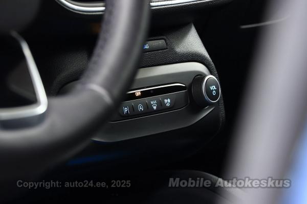Blue Ford Focus 2023 in Tallinn, with an engine capacity of 1.50 L and mileage of 125 thousand km for 16995 €, photo 11 on AUTOMOTO.COM.LV