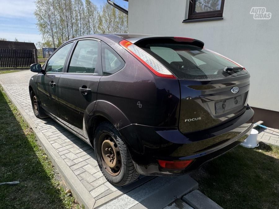 Brūns Ford Focus 2008 Viļņa, ar dzinēja tilpumu 1.60 L un nobraukumu 273 tūkst. km par 850 €, foto 4 vietnē AUTOMOTO.COM.LV