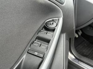 Brown Ford Focus 2011 in Saldus, with an engine capacity of 2.00 L and mileage of 199 thousand km for 5200 €, photo 10 on AUTOMOTO.COM.LV