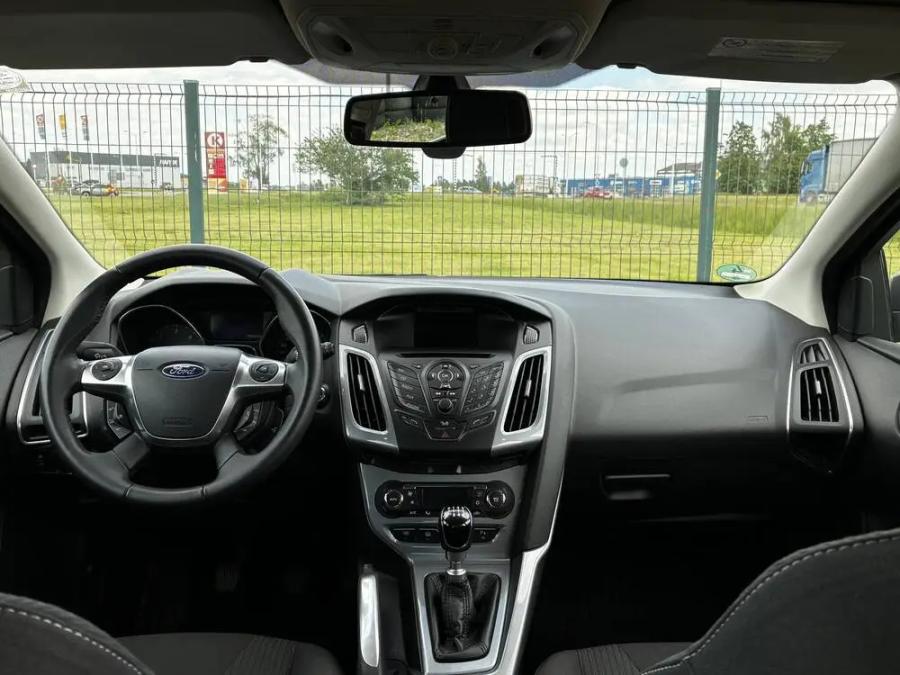 Brown Ford Focus 2011 in Saldus, with an engine capacity of 2.00 L and mileage of 199 thousand km for 5200 €, photo 13 on AUTOMOTO.COM.LV