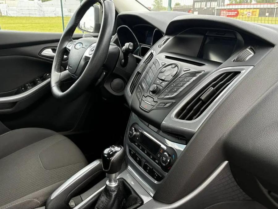 Brown Ford Focus 2011 in Saldus, with an engine capacity of 2.00 L and mileage of 199 thousand km for 5200 €, photo 16 on AUTOMOTO.COM.LV