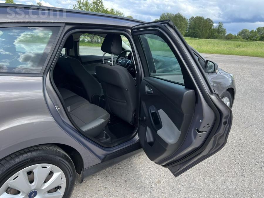 Brūns Ford Focus 2012 Cēsis, ar dzinēja tilpumu 1.60 L un nobraukumu 283 tūkst. km par 4300 €, foto 26 vietnē AUTOMOTO.COM.LV