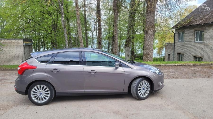 Brown Ford Focus 2013 in Telschi, with an engine capacity of 1.00 L and mileage of 120 thousand km for 2850 €, photo 11 on AUTOMOTO.COM.LV
