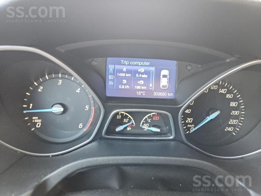 Brown Ford Focus 2013 in Cesis, with an engine capacity of 1.60 L and mileage of 299 thousand km for 4300 €, photo 12 on AUTOMOTO.COM.LV
