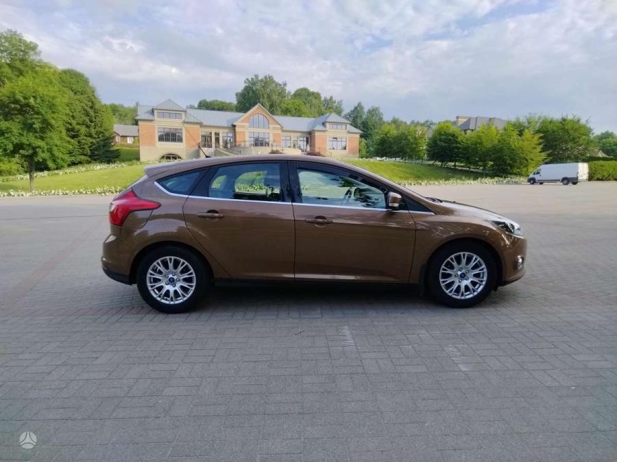 Brown Ford Focus 2014 in Vilnius, with an engine capacity of 1.00 L and mileage of 88 thousand km for 5250 €, photo 13 on AUTOMOTO.COM.LV