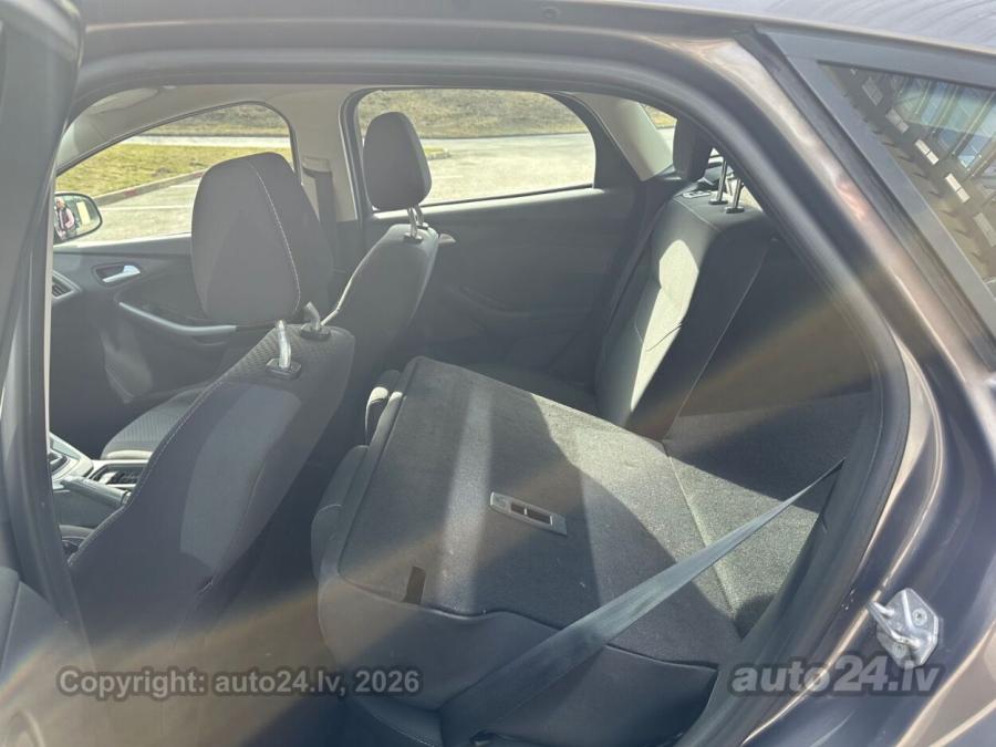 Brown Ford Focus 2015 in Tallinn, with an engine capacity of 1.00 L and mileage of 180 thousand km for 5100 €, photo 16 on AUTOMOTO.COM.LV