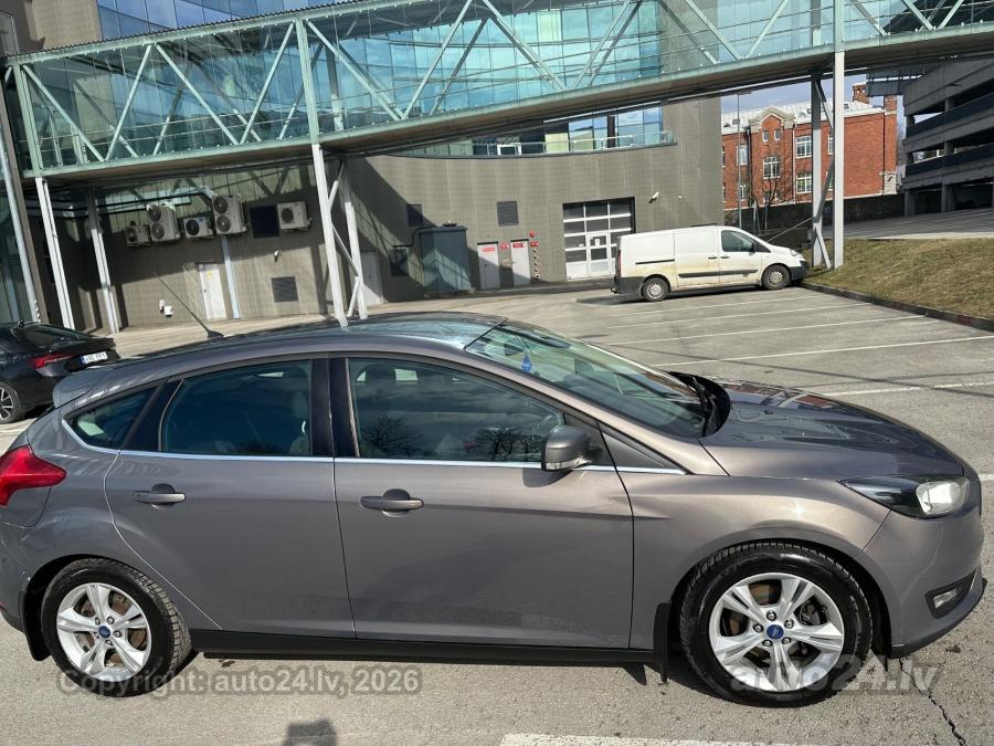 Brūns Ford Focus 2015 Tallina, ar dzinēja tilpumu 1.00 L un nobraukumu 180 tūkst. km par 4500 €, foto 8 vietnē AUTOMOTO.COM.LV